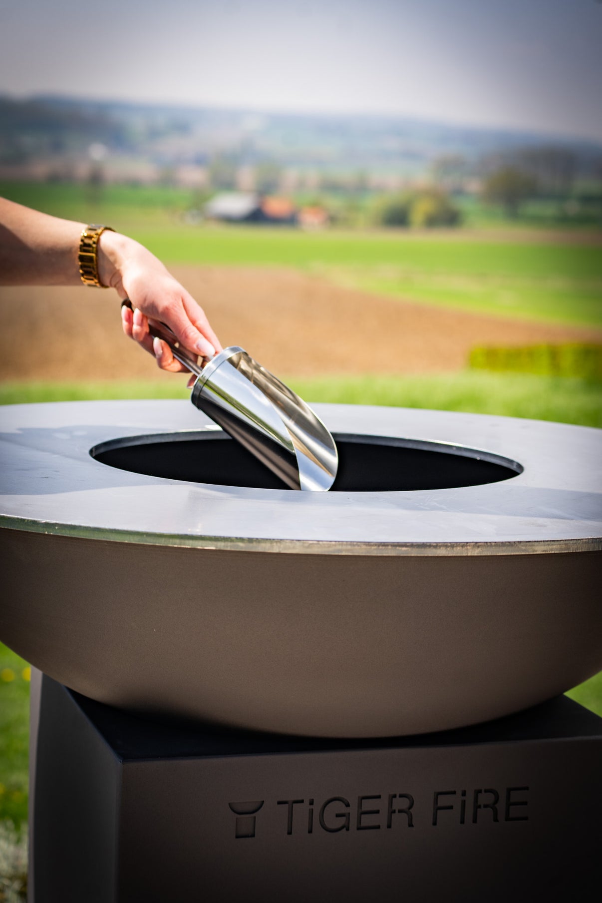 Ash Shovel for Plancha Barbecue – TIGER FIRE OFFICIAL STORE
